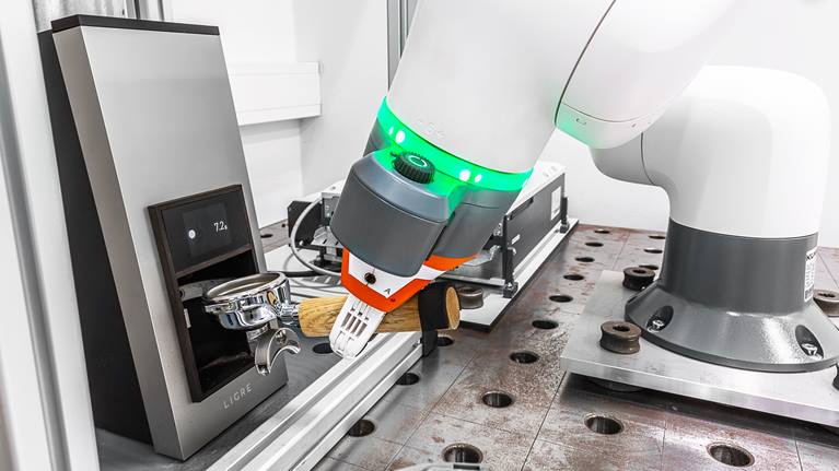LBR iisy cobot in quality assurance | KUKA AG