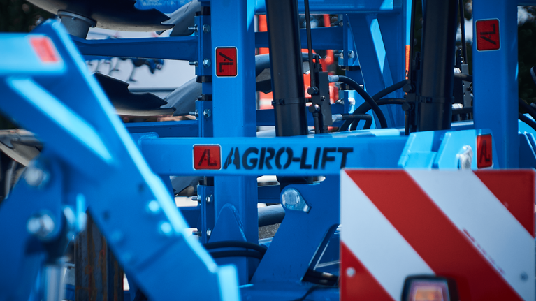 Spawanie elementów maszyn rolniczych z robotem KUKA KR CYBERTECH | KUKA