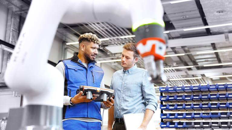 Sadece birkaç tıklamayla kendi robot uygulamanızı oluşturma | KUKA AG