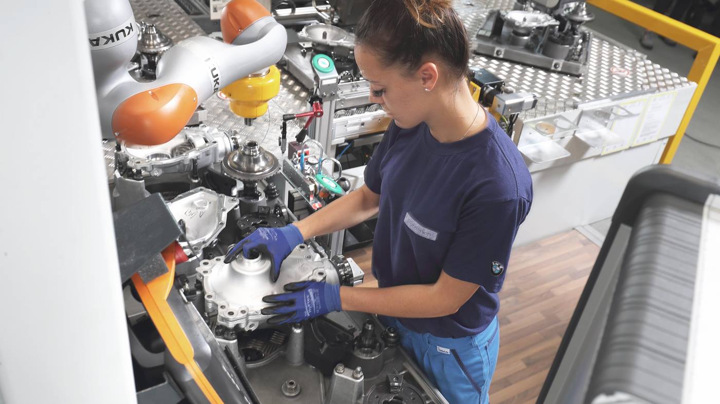 Cobots for the perfect human-robot collaboration (HRC) - KUKA AG - KUKA ...