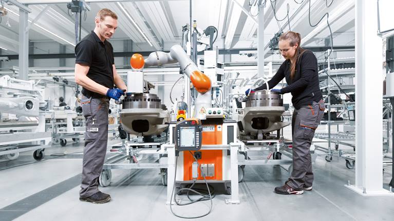 Automated assembly with KUKA assembly robots | KUKA AG