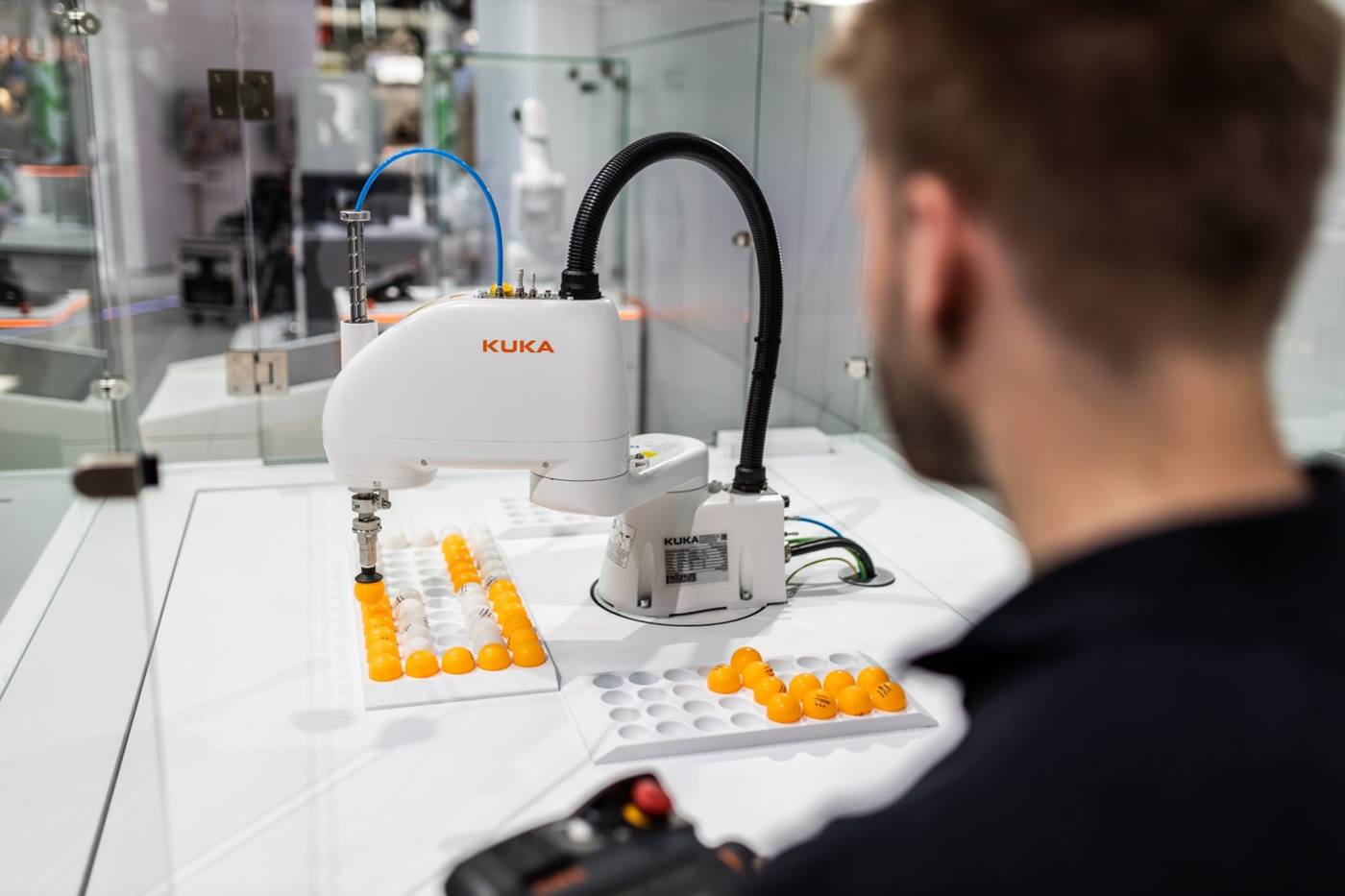 automatica 2022: KUKA shows “product fireworks” | KUKA Global