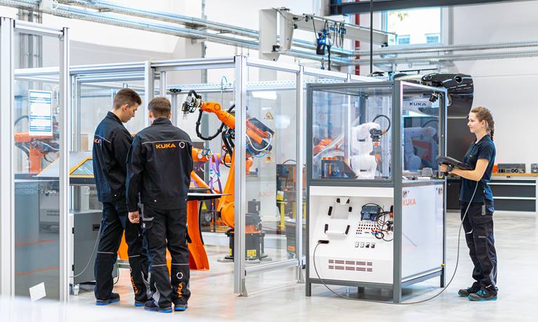 Training meets Future | KUKA AG