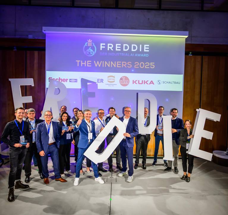 Le premier robot industriel du monde : KR FAMULUS | KUKA