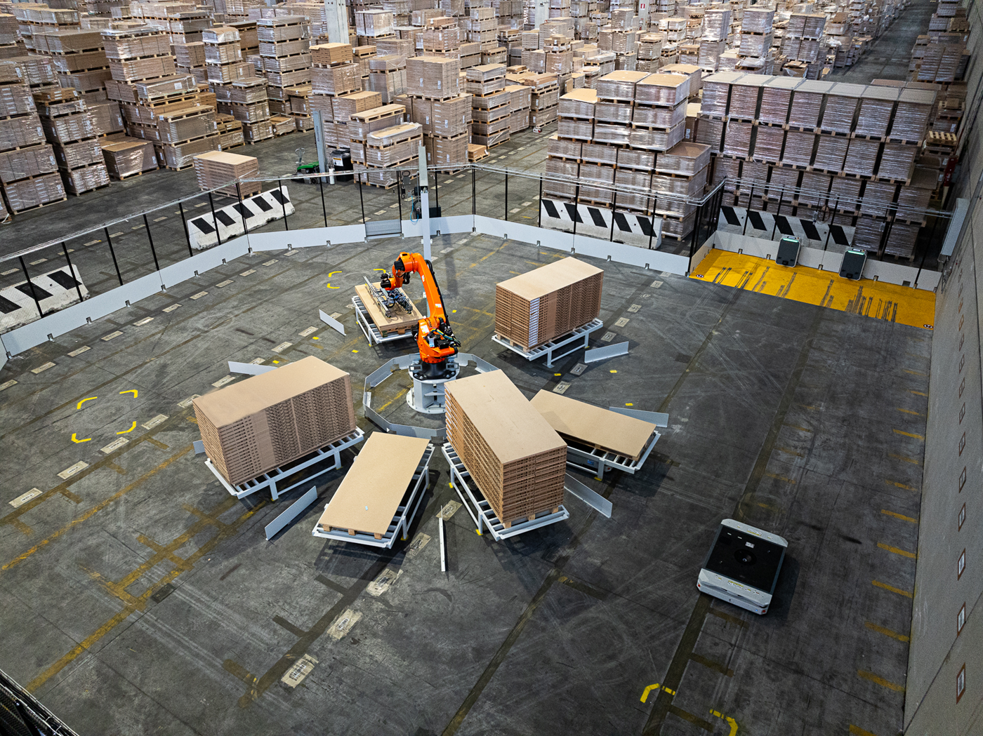 How autonomous mobile robots optimize furniture manufacturing | KUKA AG