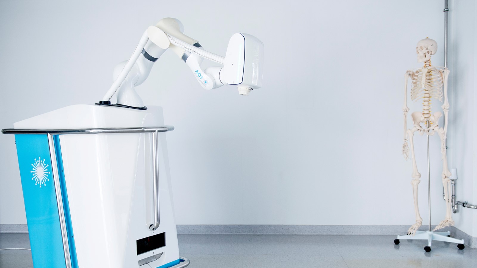 CARLO - robot guided laser surgery | KUKA AG