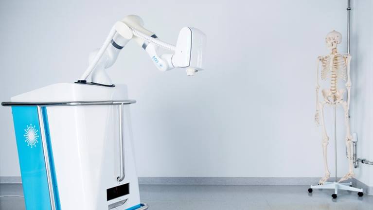 Robots in the medical industry | KUKA AG