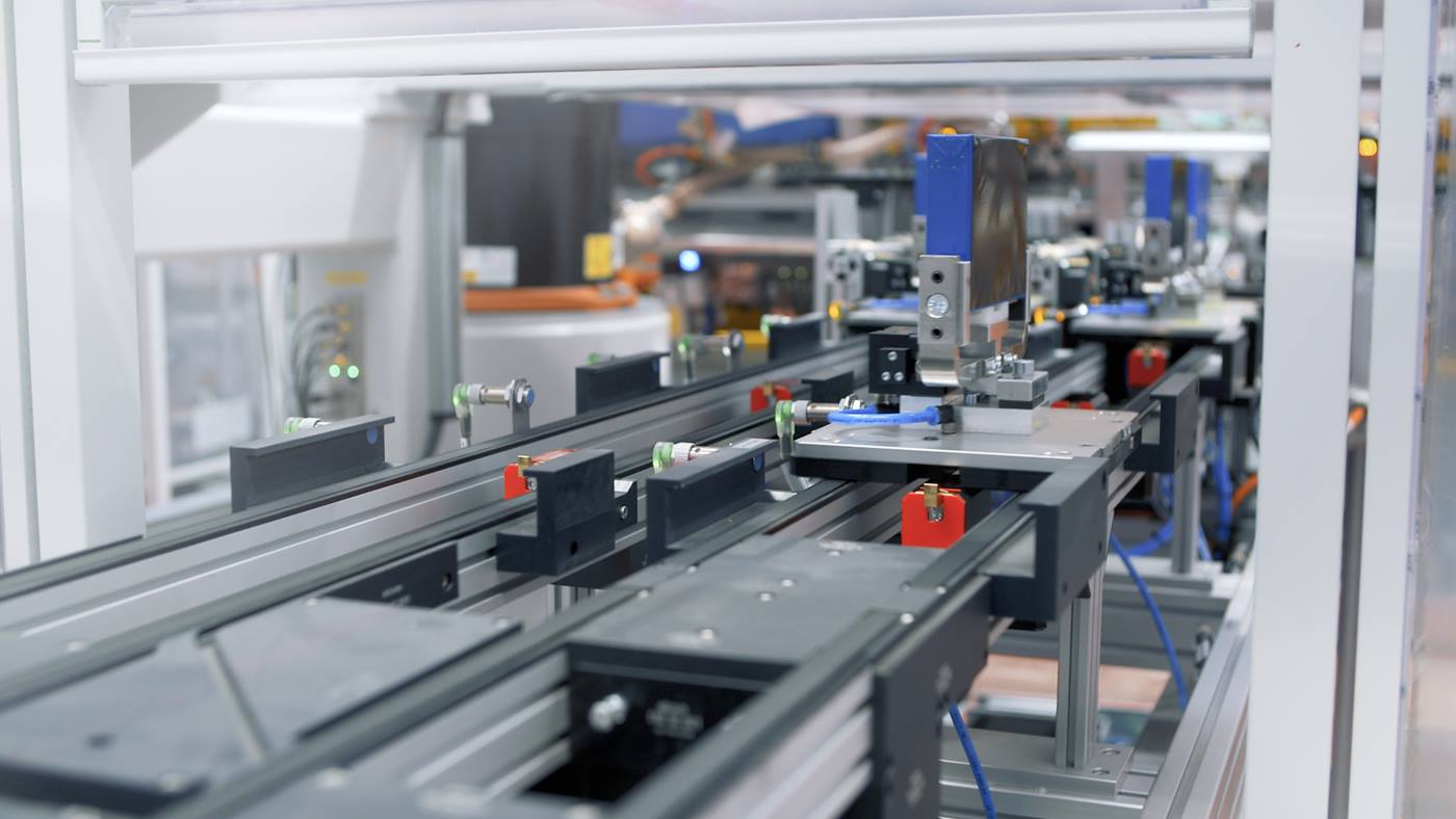 Battery module production | KUKA AG