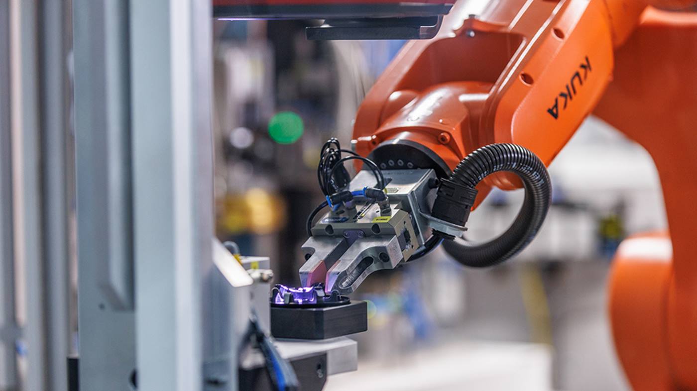 Automated valve production for electric car batteries | KUKA Belgium