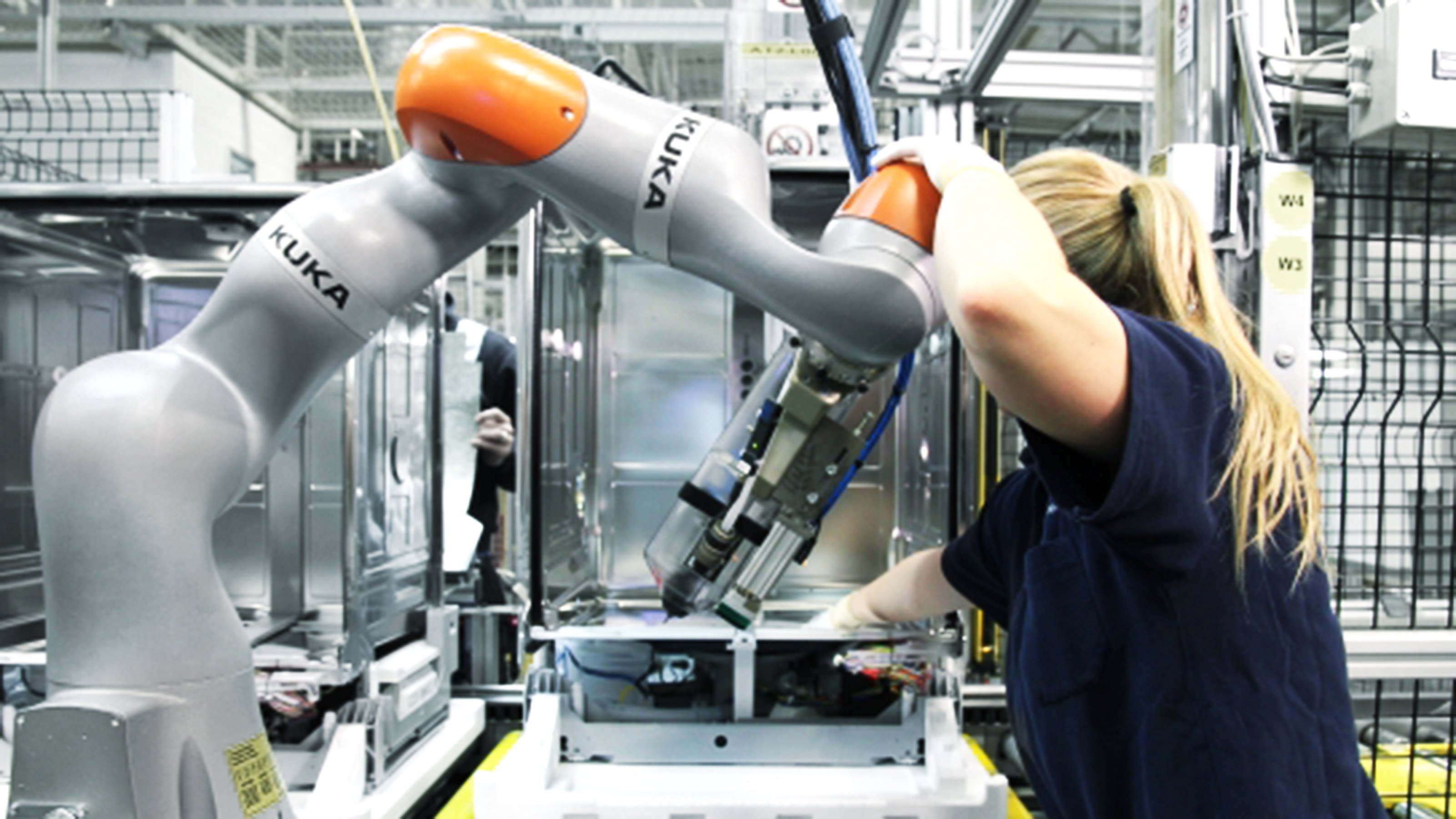 Human-robot collaboration at BSH | KUKA AG