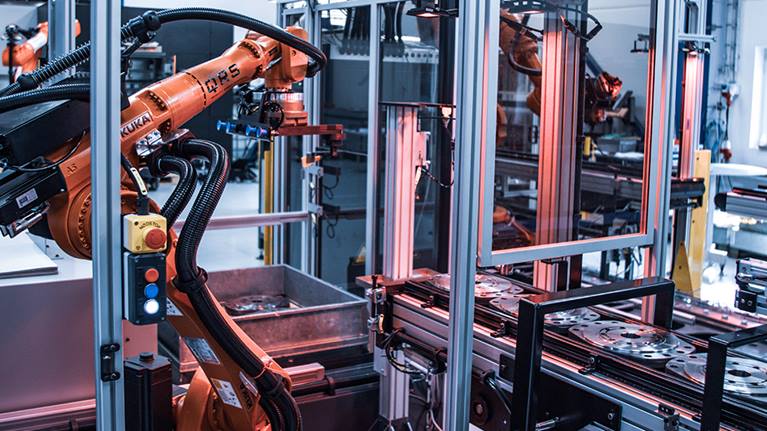 KUKA robots with intelligent cameras automate production | KUKA