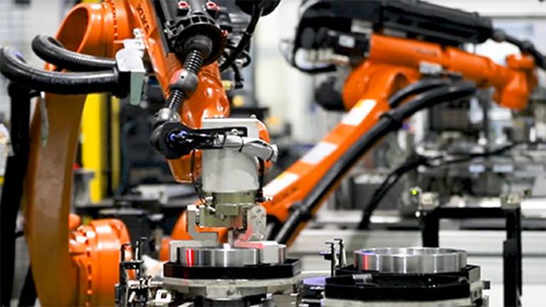 Drive shafts for hybrid and electric cars | KUKA AG