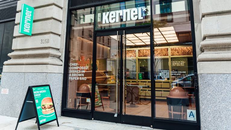 Robots prepare quality food with speed and consistency | KUKA AG