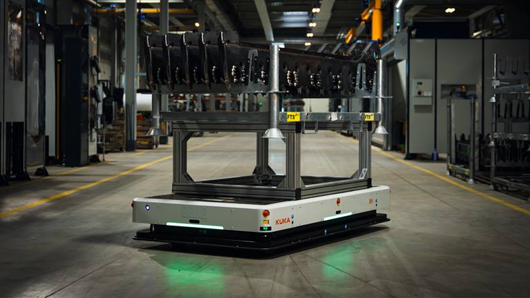 Autonomous mobile robots optimize material flow in production | KUKA Global