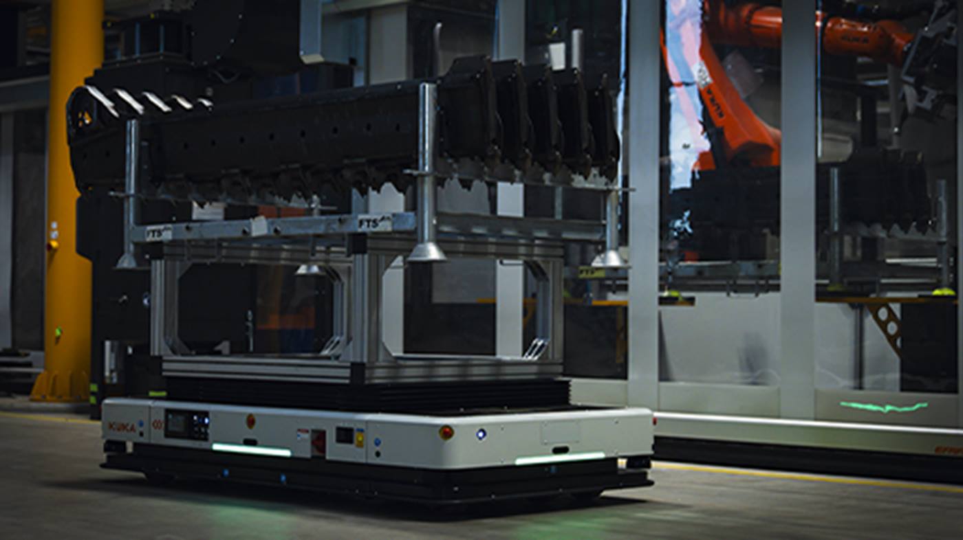 Autonomous mobile robots optimize material flow in production | KUKA AG