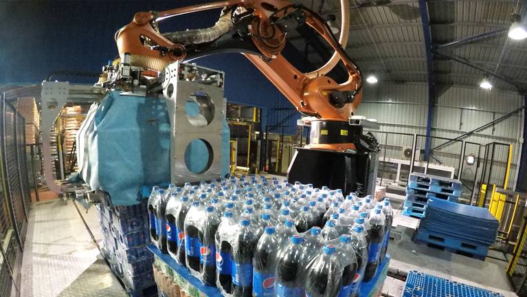 KUKA palletizing robot stacks soft drinks at Pepsi | KUKA Germany