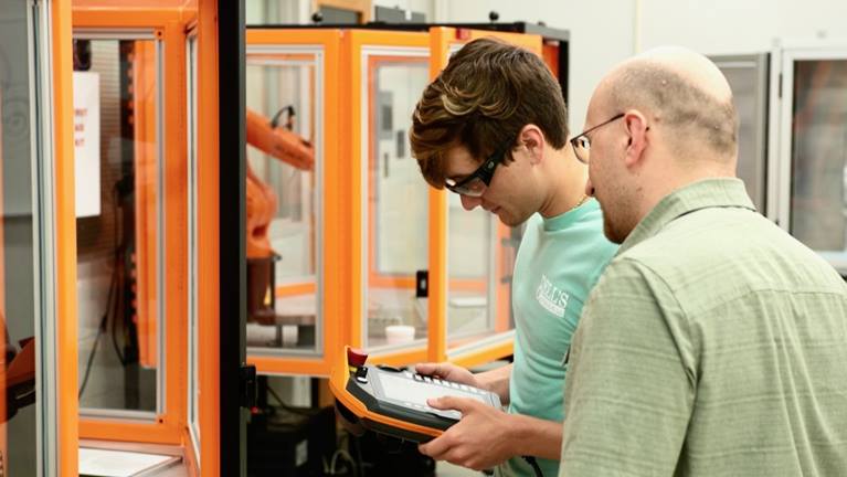 Educational Robot Cells Help Fill Skilled Labor Gaps | KUKA Global