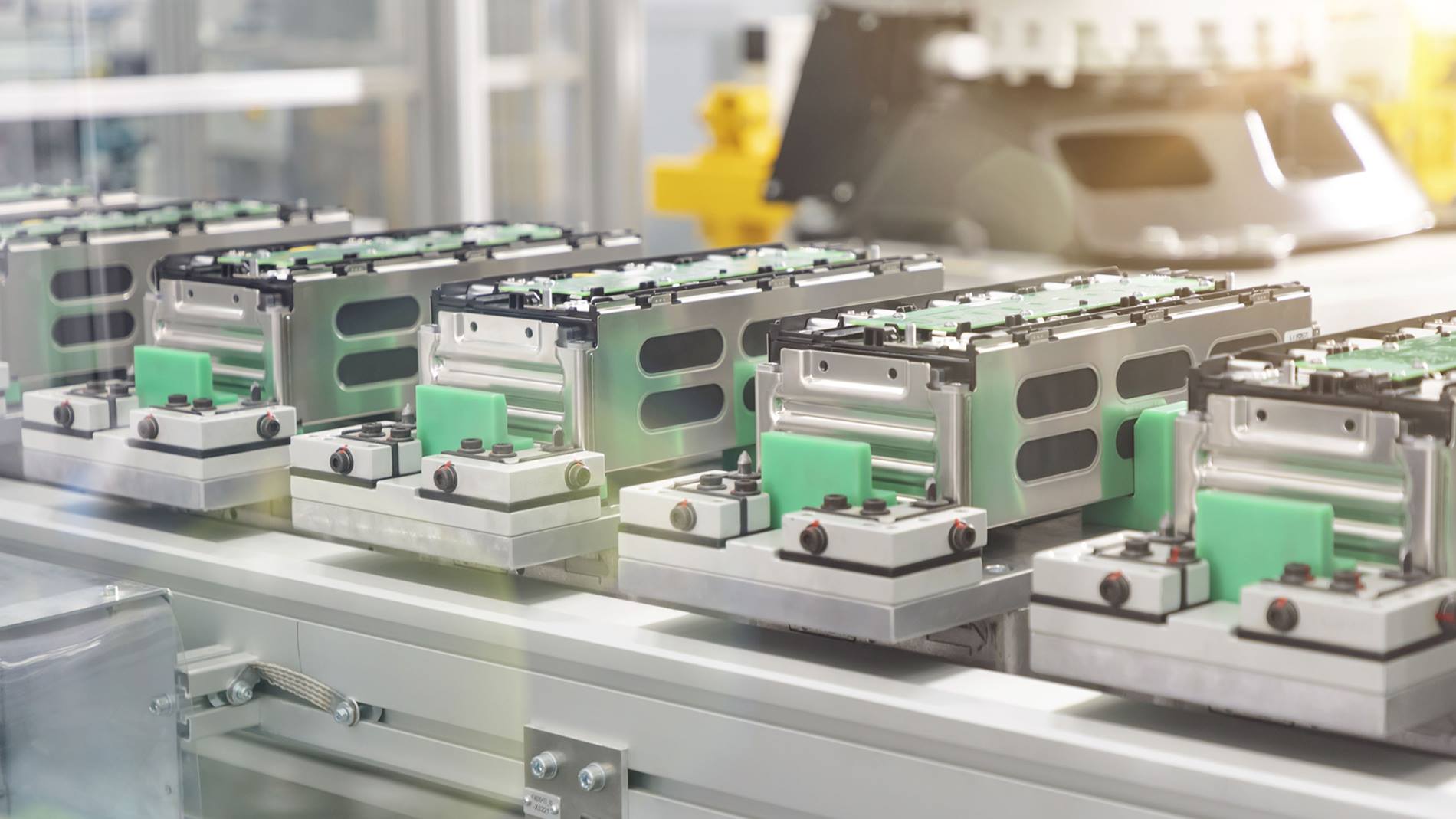 Anlage zur Montage von Batteriesystemen - KUKA AG