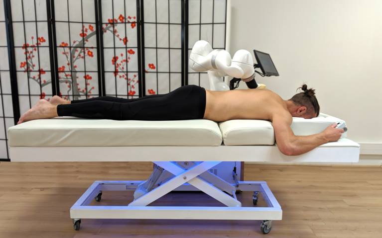 Massageroboter iYU sorgt für Entspannung im Alltag - KUKA