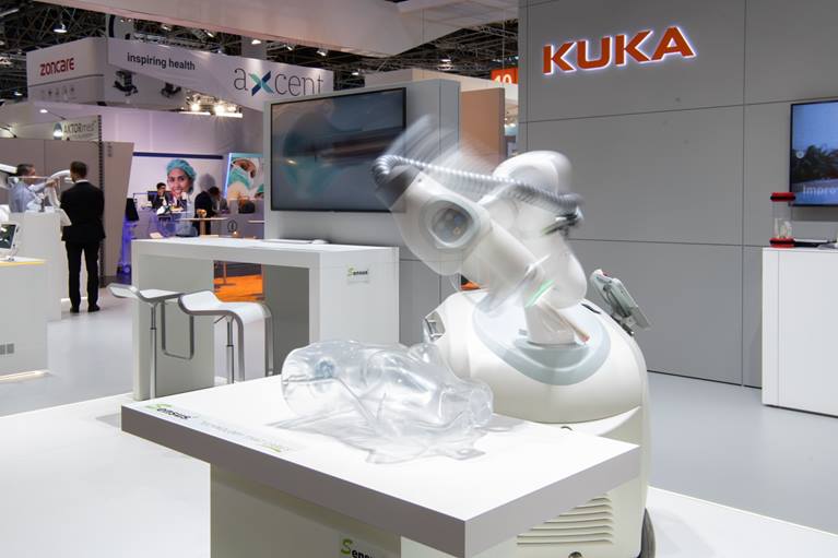 Tumor treatment with the radiotherapy robot | KUKA Global