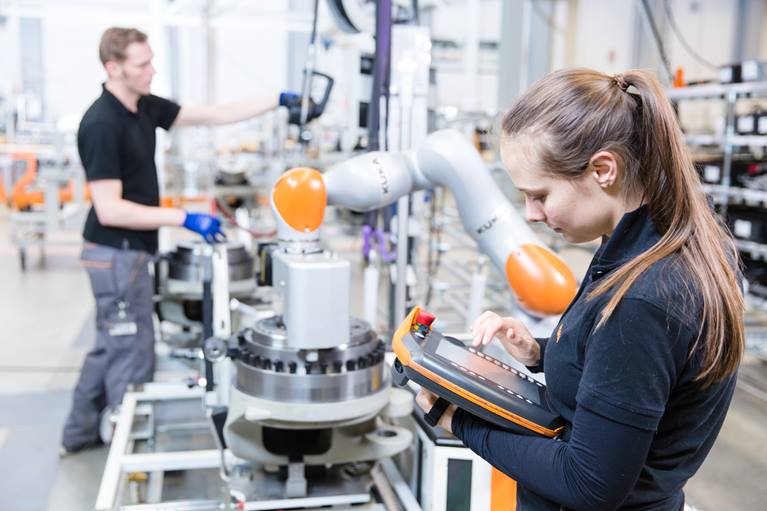 KUKA Industries Obernburg | KUKA AG