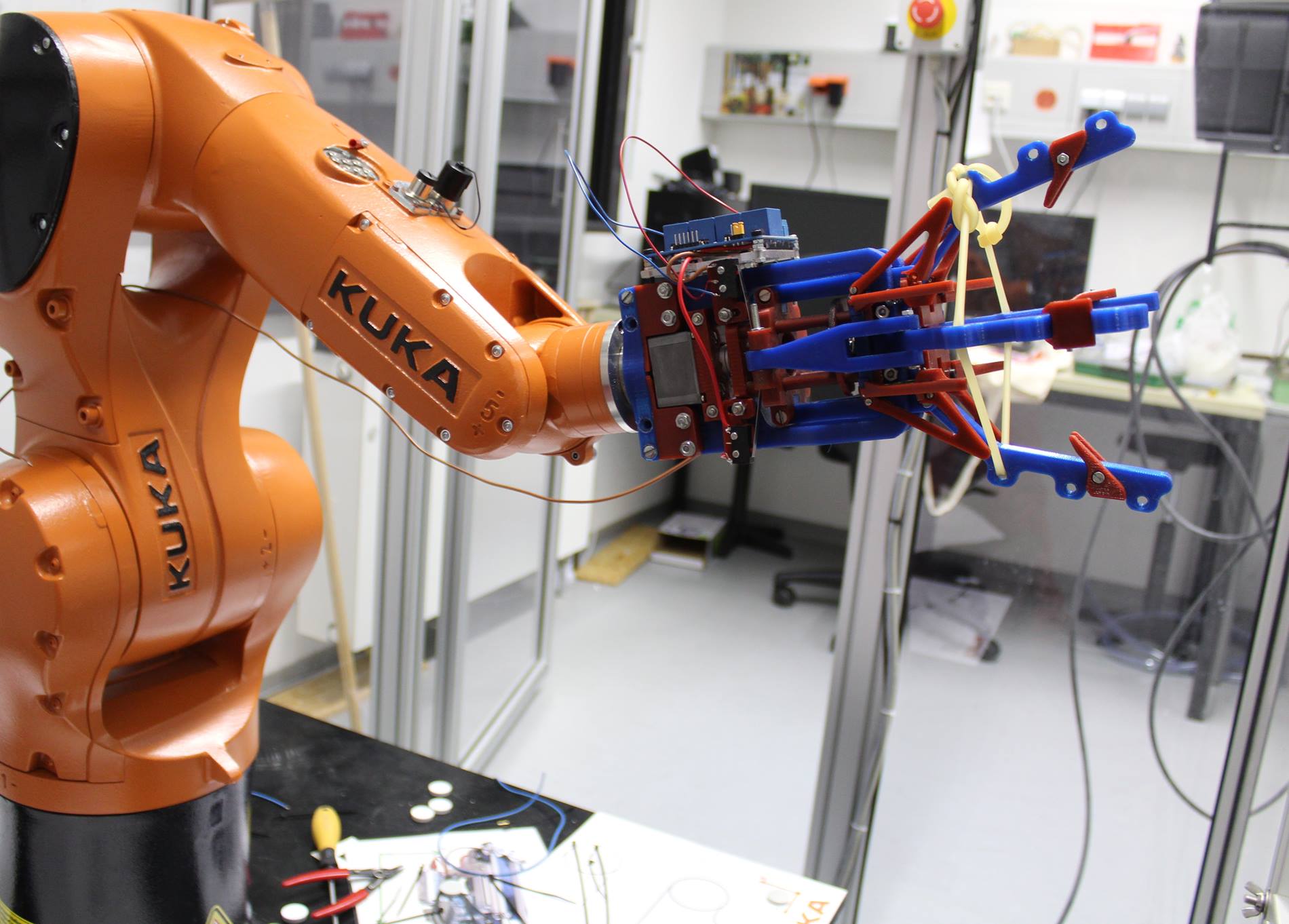 Studying with a KUKA robot at the Westphalian University of Applied ...