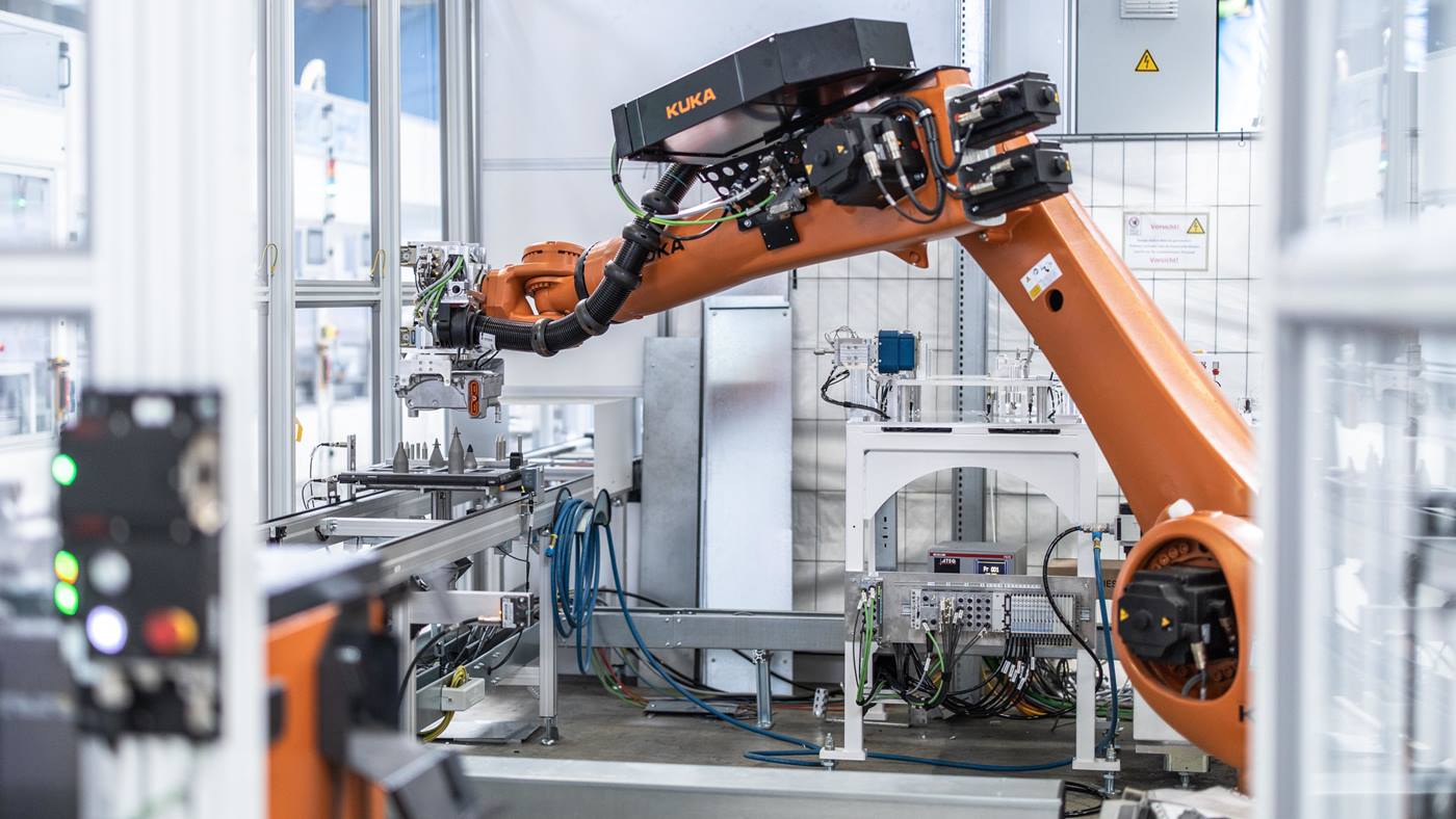 50 robots for production lines for e-mobility provider | KUKA Global