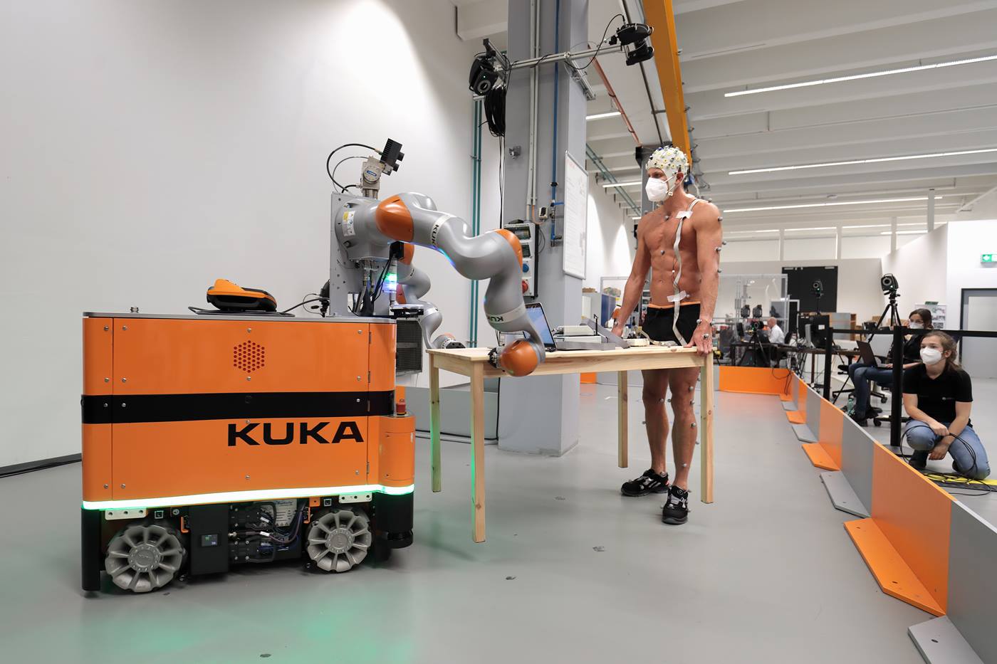 KUKA researches aspects of human-robot collaboration | KUKA AG
