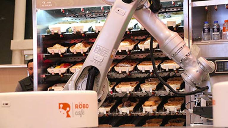 Digitale Gastfreundschaft im Roboter-Café mit KUKA - KUKA