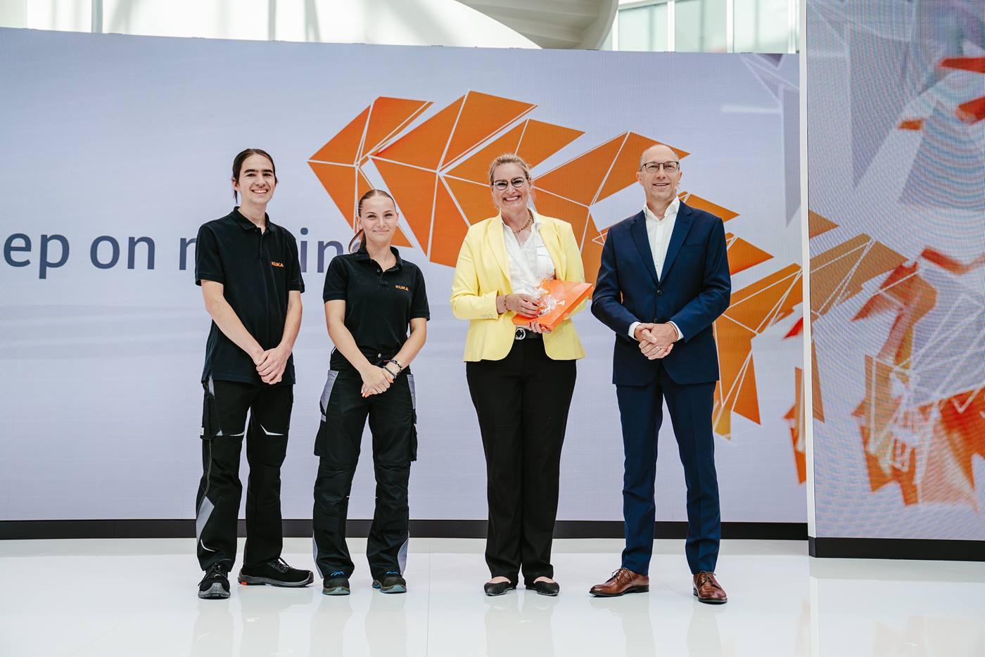 Keep on moving: KUKA feiert Jubiläum - KUKA AG