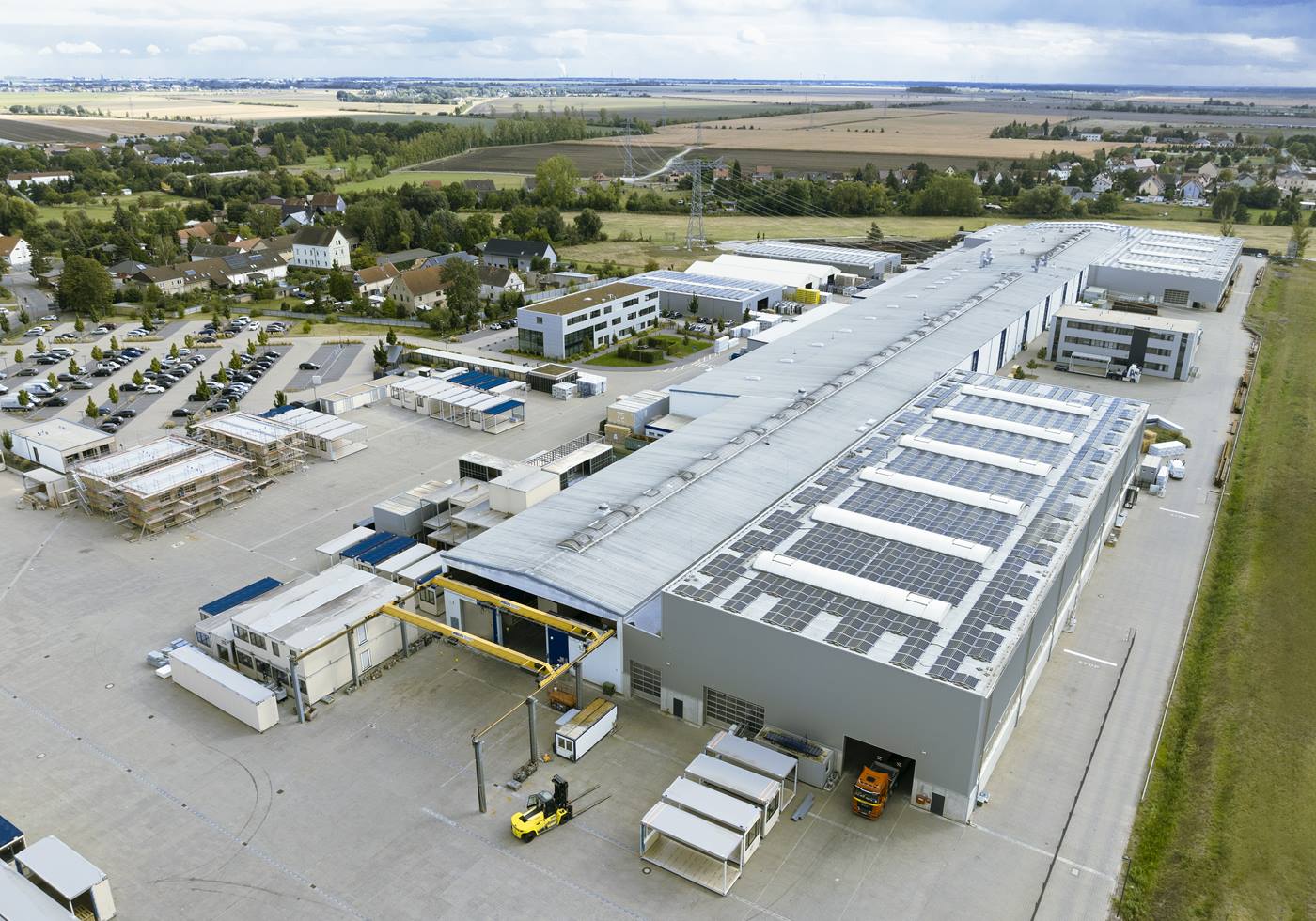 Cooperation between KUKA and KLEUSBERG: Automated Manufacturing in Modular Construction | KUKA ...