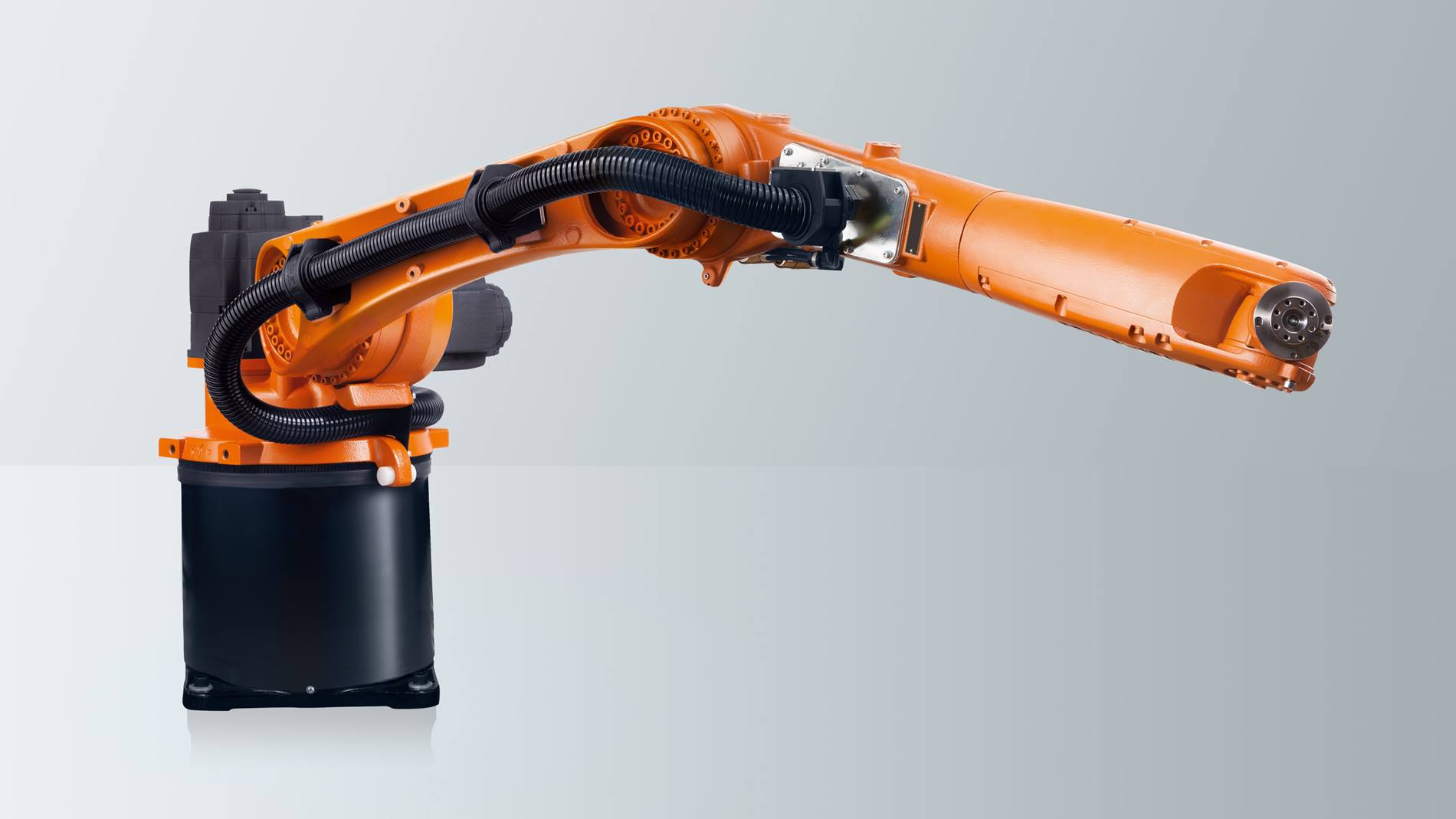KR CYBERTECH at CIIF 2018 | KUKA AG