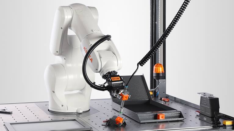 KUKA ready2_educate – Training cell for hands-on robotic training | KUKA AG