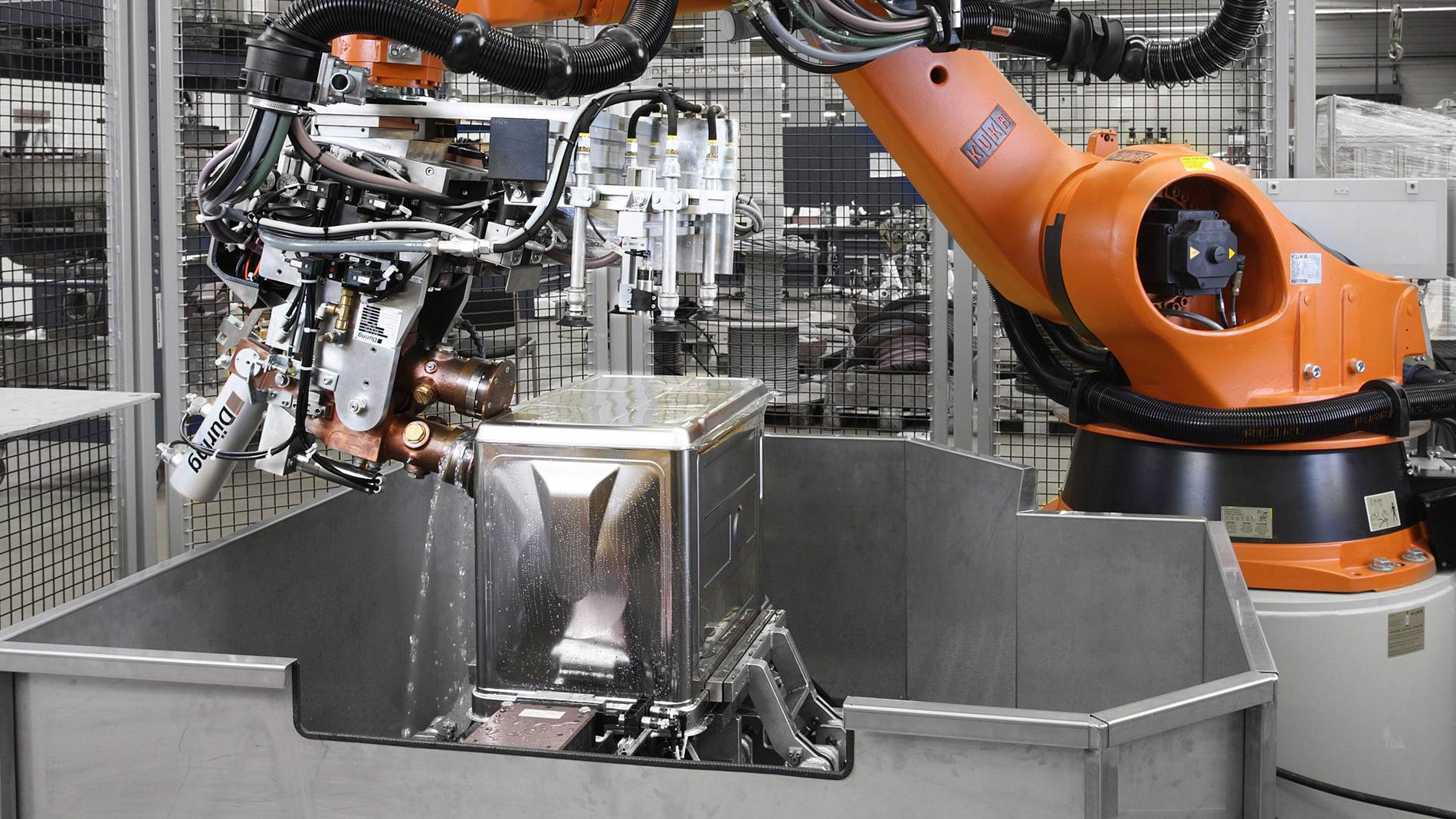 Automated welding processes with KUKA robots | KUKA Austria
